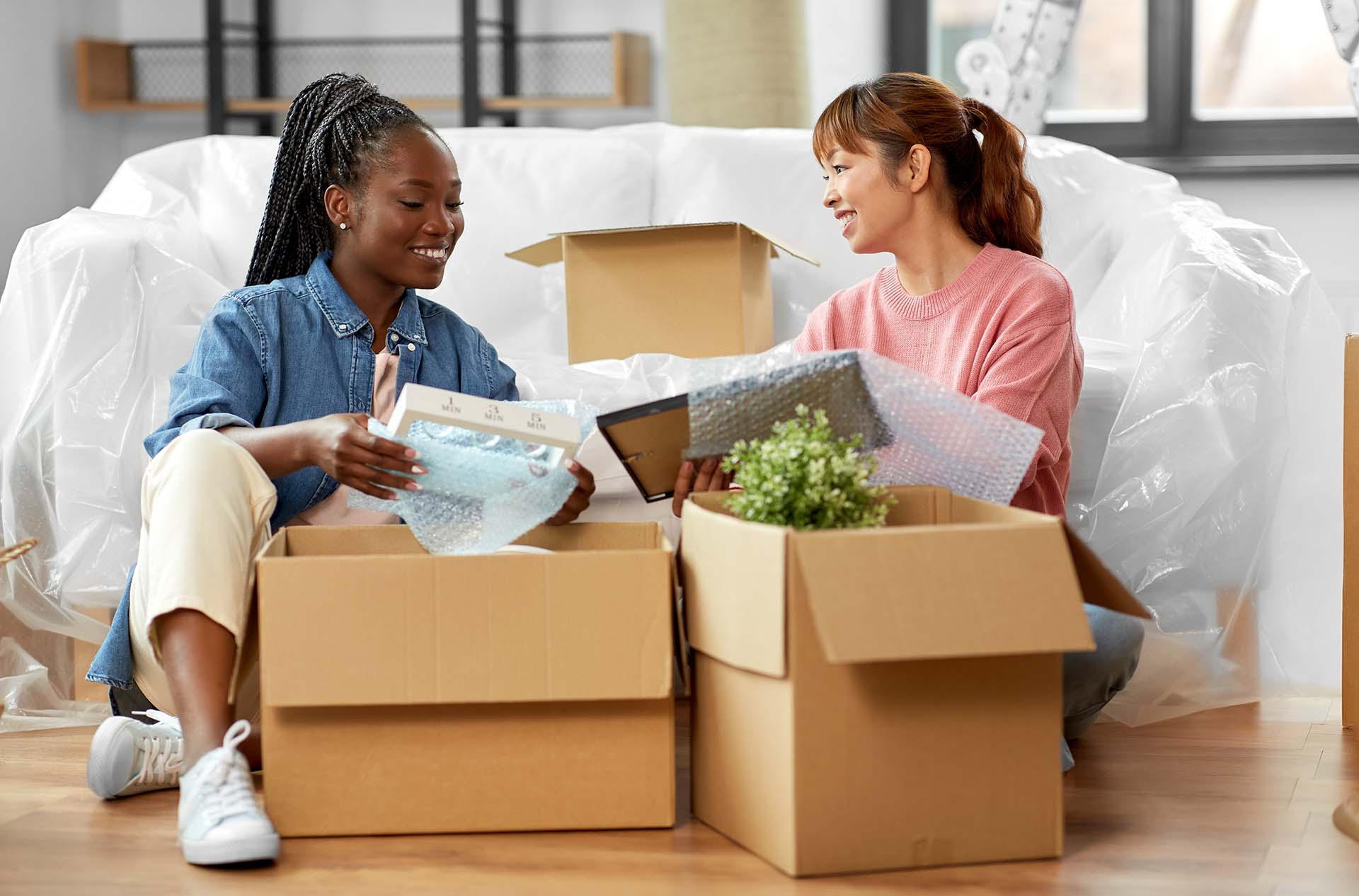 When to Start Packing for a Move Across the World - My International Movers